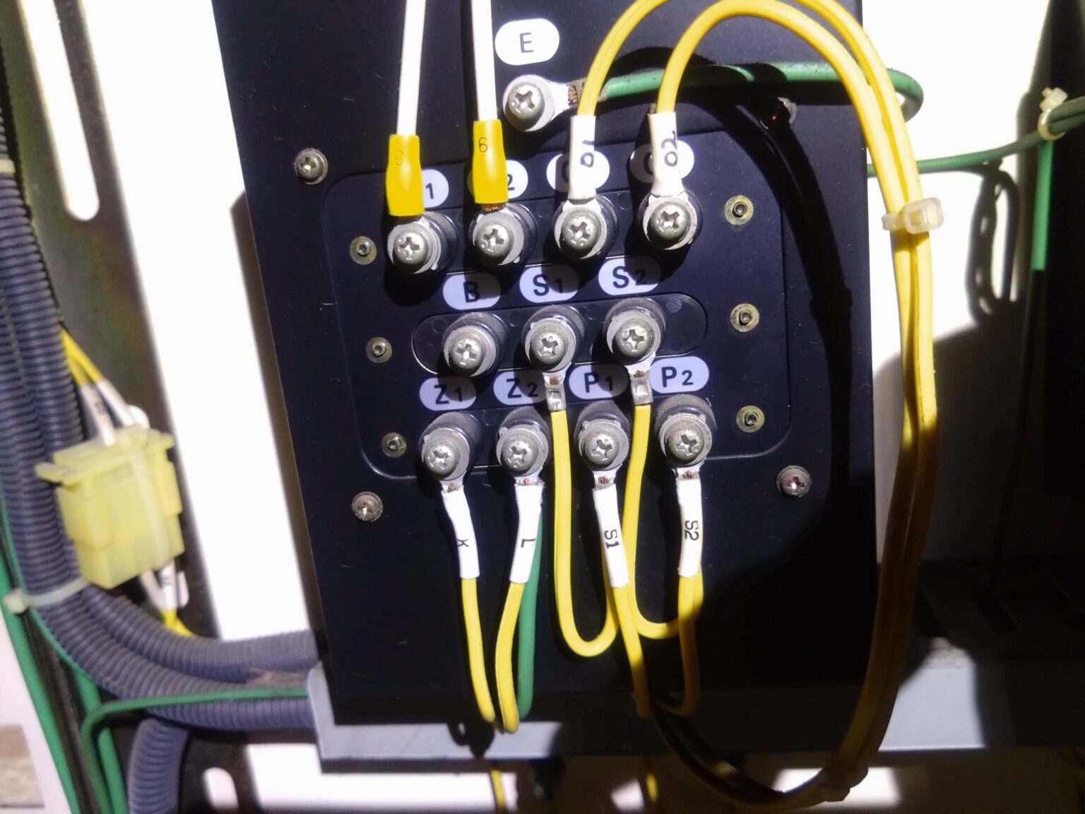 オムロン製地絡継電器AGF-2-R2の結線方法について | 名無し電気管理事務所